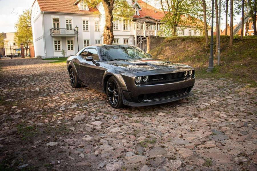 Pelēks Dodge Challenger 2018 Viļņa, ar dzinēja tilpumu 3.60 L un nobraukumu 133 tūkst. km par 15999 €, foto 5 vietnē AUTOMOTO.COM.LV