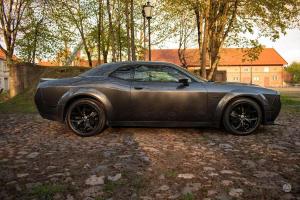 Pelēks Dodge Challenger 2018 Viļņa, ar dzinēja tilpumu 3.60 L un nobraukumu 133 tūkst. km par 15999 €, foto 6 vietnē AUTOMOTO.COM.LV