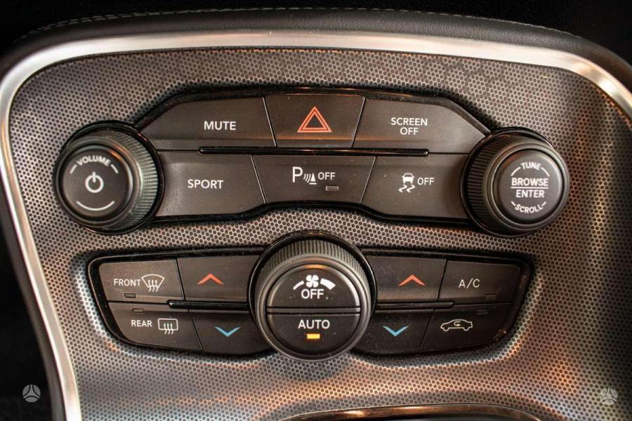 Pelēks Dodge Challenger 2018 Viļņa, ar dzinēja tilpumu 3.60 L un nobraukumu 133 tūkst. km par 15999 €, foto 15 vietnē AUTOMOTO.COM.LV