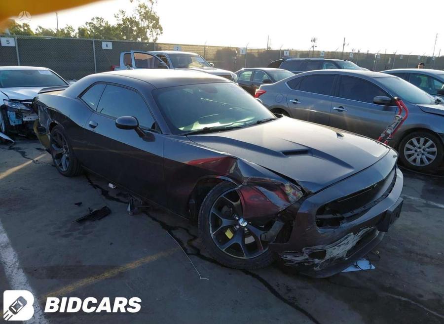 Pelēks Dodge Challenger 2018 Viļņa, ar dzinēja tilpumu 3.60 L un nobraukumu 133 tūkst. km par 15999 €, foto 19 vietnē AUTOMOTO.COM.LV