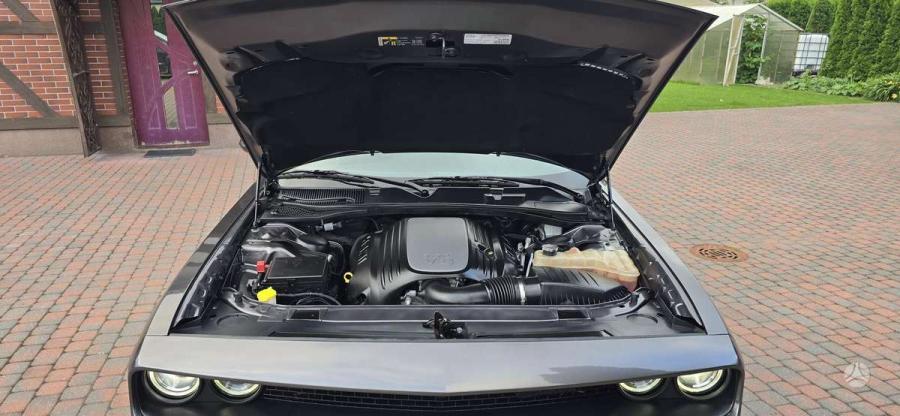 Pelēks Dodge Challenger 2023 Kretinga, ar dzinēja tilpumu 5.70 L un nobraukumu 10 tūkst. km par 29999 €, foto 16 vietnē AUTOMOTO.COM.LV