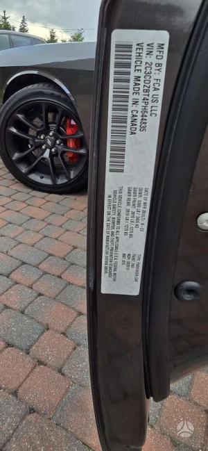 Pelēks Dodge Challenger 2023 Kretinga, ar dzinēja tilpumu 5.70 L un nobraukumu 10 tūkst. km par 29999 €, foto 13 vietnē AUTOMOTO.COM.LV