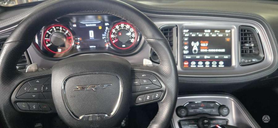 Pelēks Dodge Challenger 2023 Kretinga, ar dzinēja tilpumu 5.70 L un nobraukumu 10 tūkst. km par 29999 €, foto 34 vietnē AUTOMOTO.COM.LV