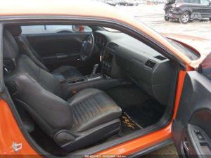 Oranžs Dodge Challenger 2013 Klaipėda, ar dzinēja tilpumu 5.70 L un nobraukumu 111 tūkst. km par 4000 €, foto 6 vietnē AUTOMOTO.COM.LV
