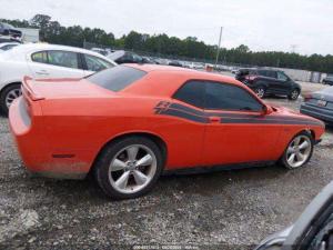 Oranžs Dodge Challenger 2013 Klaipėda, ar dzinēja tilpumu 5.70 L un nobraukumu 111 tūkst. km par 4000 €, foto 15 vietnē AUTOMOTO.COM.LV