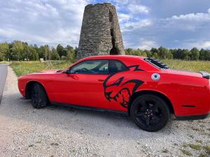 Oranžs Dodge Challenger 2017 Narva, ar dzinēja tilpumu 5.70 L un nobraukumu 74 tūkst. km par 22500 €, foto 4 vietnē AUTOMOTO.COM.LV