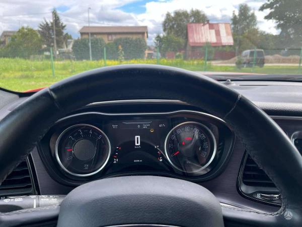 Oranžs Dodge Challenger 2017 Narva, ar dzinēja tilpumu 5.70 L un nobraukumu 74 tūkst. km par 22500 €, foto 10 vietnē AUTOMOTO.COM.LV