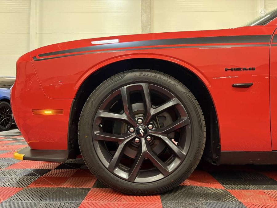 Oranžs Dodge Challenger 2020 Viļņa, ar dzinēja tilpumu 5.65 L un nobraukumu 56 tūkst. km par 28999 €, foto 10 vietnē AUTOMOTO.COM.LV