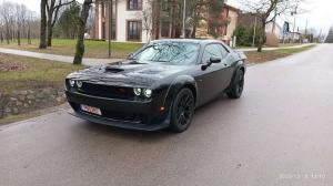 Orange Dodge Challenger 2023 in Klaipeda, with an engine capacity of 6.40 L and mileage of 21 thousand km for 34999 €, photo 2 on AUTOMOTO.COM.LV