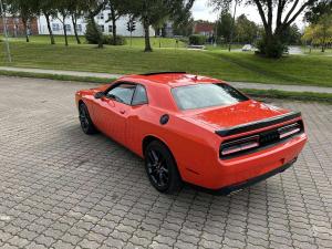 Oranžs Dodge Challenger 2023 Klaipėda, ar dzinēja tilpumu 3.60 L un nobraukumu 62 tūkst. km par 22222 €, foto 5 vietnē AUTOMOTO.COM.LV