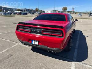Sarkans Dodge Challenger 2015 Rīga, ar dzinēja tilpumu 3.60 L un nobraukumu 122 tūkst. km par 16400 €, foto 7 vietnē AUTOMOTO.COM.LV
