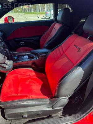 Sarkans Dodge Challenger 2015 Rīga, ar dzinēja tilpumu 3.60 L un nobraukumu 122 tūkst. km par 16400 €, foto 10 vietnē AUTOMOTO.COM.LV
