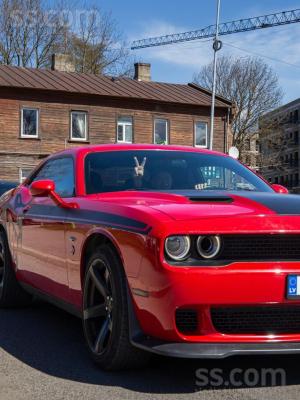 Sarkans Dodge Challenger 2015 Rīga, ar dzinēja tilpumu 3.60 L un nobraukumu 122 tūkst. km par 16400 €, foto 12 vietnē AUTOMOTO.COM.LV