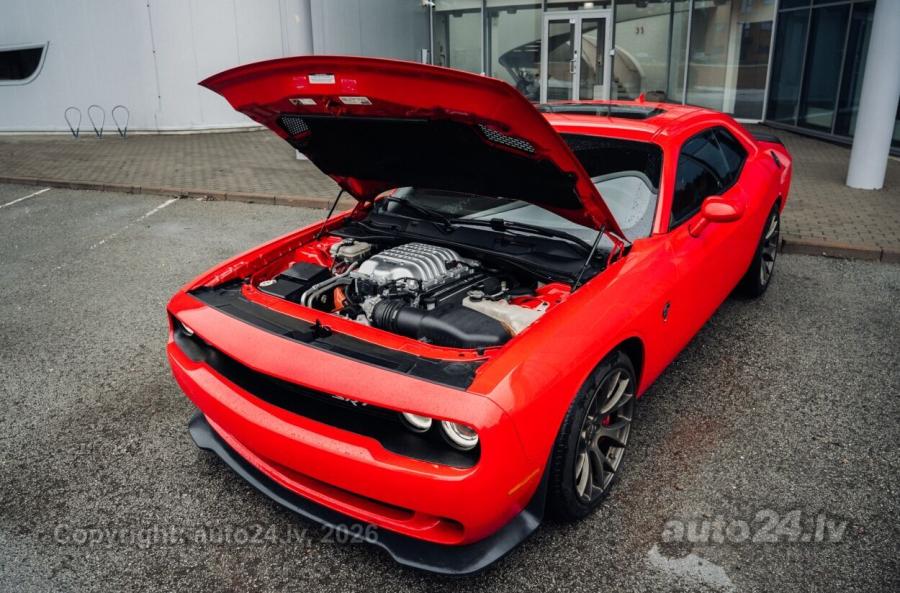 Sarkans Dodge Challenger 2016 Tallina, ar dzinēja tilpumu 6.20 L un nobraukumu 33 tūkst. km par 55900 €, foto 4 vietnē AUTOMOTO.COM.LV
