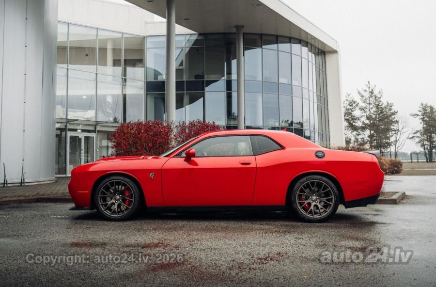 Sarkans Dodge Challenger 2016 Tallina, ar dzinēja tilpumu 6.20 L un nobraukumu 33 tūkst. km par 55900 €, foto 6 vietnē AUTOMOTO.COM.LV