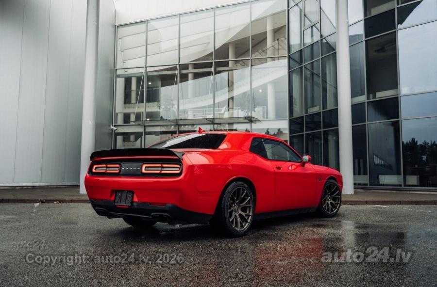 Sarkans Dodge Challenger 2016 Tallina, ar dzinēja tilpumu 6.20 L un nobraukumu 33 tūkst. km par 55900 €, foto 8 vietnē AUTOMOTO.COM.LV