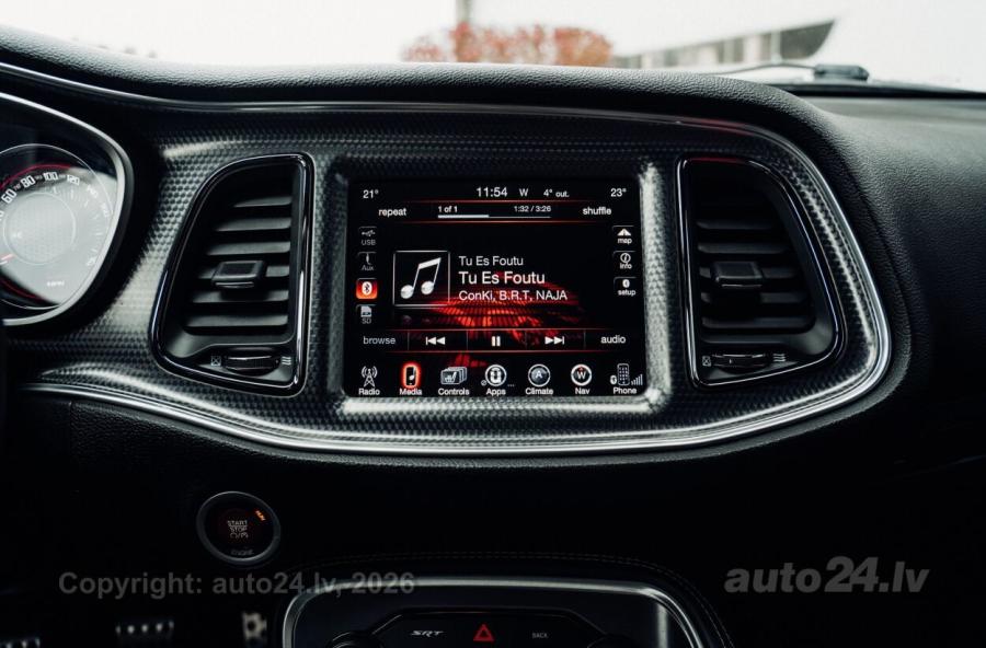 Sarkans Dodge Challenger 2016 Tallina, ar dzinēja tilpumu 6.20 L un nobraukumu 33 tūkst. km par 55900 €, foto 10 vietnē AUTOMOTO.COM.LV