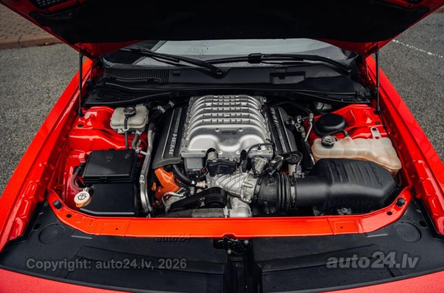 Sarkans Dodge Challenger 2016 Tallina, ar dzinēja tilpumu 6.20 L un nobraukumu 33 tūkst. km par 55900 €, foto 16 vietnē AUTOMOTO.COM.LV