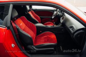 Sarkans Dodge Challenger 2016 Tallina, ar dzinēja tilpumu 6.20 L un nobraukumu 33 tūkst. km par 55900 €, foto 18 vietnē AUTOMOTO.COM.LV
