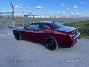 Red Dodge Challenger 2017 in Tallinn, with an engine capacity of 6.40 L and mileage of 64 thousand km for 36000 €, photo 2 on AUTOMOTO.COM.LV