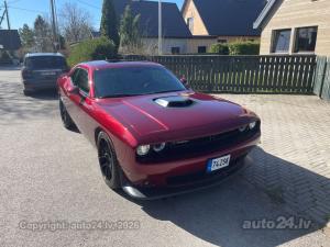 Red Dodge Challenger 2017 in Tallinn, with an engine capacity of 6.40 L and mileage of 64 thousand km for 36000 €, photo 3 on AUTOMOTO.COM.LV