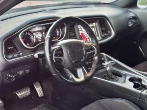 Sarkans Dodge Challenger 2018 Viļņa, ar dzinēja tilpumu 3.60 L un nobraukumu 57 tūkst. km par 20000 €, foto 19 vietnē AUTOMOTO.COM.LV
