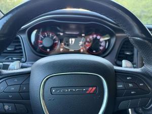 Red Dodge Challenger 2018 in Ukmerge, with an engine capacity of 3.60 L and mileage of 117 thousand km for 15500 €, photo 18 on AUTOMOTO.COM.LV