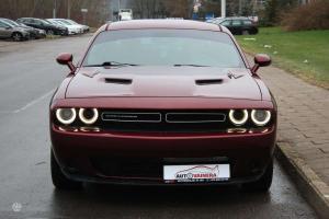 Red Dodge Challenger 2019 in Vilnius, with an engine capacity of 3.60 L and mileage of 240 thousand km for 14700 €, photo 3 on AUTOMOTO.COM.LV