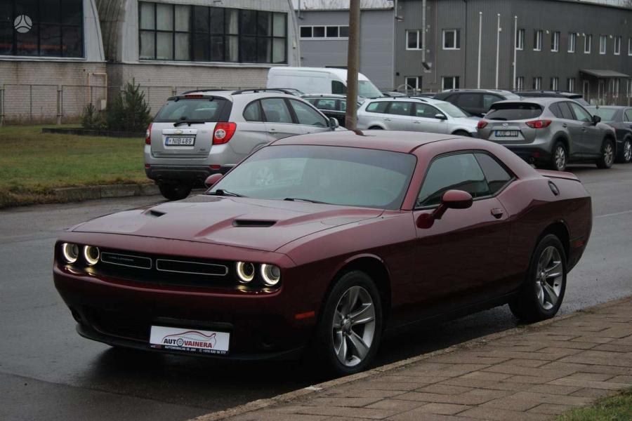 Red Dodge Challenger 2019 in Vilnius, with an engine capacity of 3.60 L and mileage of 240 thousand km for 14700 €, photo 4 on AUTOMOTO.COM.LV