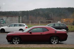 Red Dodge Challenger 2019 in Vilnius, with an engine capacity of 3.60 L and mileage of 240 thousand km for 14700 €, photo 5 on AUTOMOTO.COM.LV