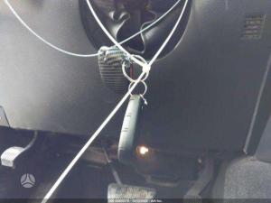 Red Dodge Challenger 2019 in Klaipeda, with an engine capacity of 3.60 L and mileage of 109 thousand km for 4000 €, photo 11 on AUTOMOTO.COM.LV