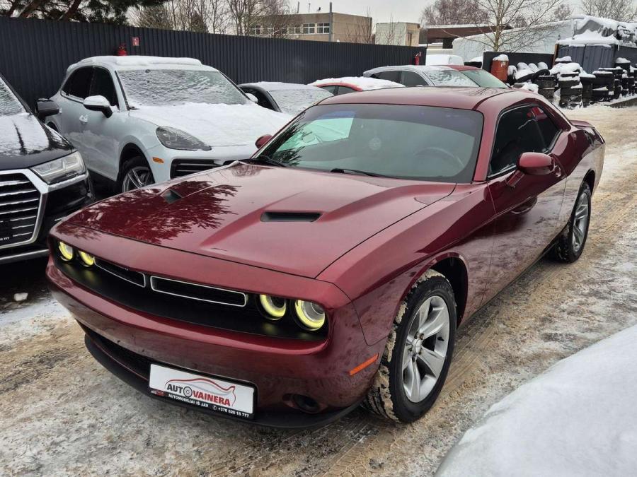 Red Dodge Challenger 2019 in Vilnius, with an engine capacity of 3.60 L and mileage of 240 thousand km for 14700 €, photo 2 on AUTOMOTO.COM.LV