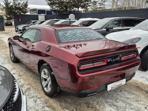 Red Dodge Challenger 2019 in Vilnius, with an engine capacity of 3.60 L and mileage of 240 thousand km for 14700 €, photo 3 on AUTOMOTO.COM.LV