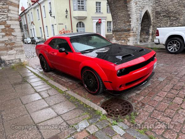 Red Dodge Challenger 2019 in Tallinn, with an engine capacity of 6.40 L and mileage of 60 thousand km for 29999 €, photo 1 on AUTOMOTO.COM.LV