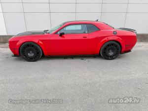 Red Dodge Challenger 2019 in Tallinn, with an engine capacity of 6.40 L and mileage of 60 thousand km for 29999 €, photo 5 on AUTOMOTO.COM.LV
