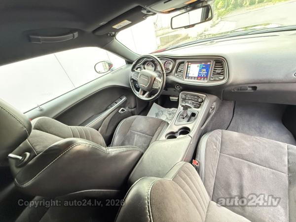 Red Dodge Challenger 2019 in Tallinn, with an engine capacity of 6.40 L and mileage of 60 thousand km for 29999 €, photo 7 on AUTOMOTO.COM.LV
