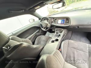 Red Dodge Challenger 2019 in Tallinn, with an engine capacity of 6.40 L and mileage of 60 thousand km for 29999 €, photo 8 on AUTOMOTO.COM.LV