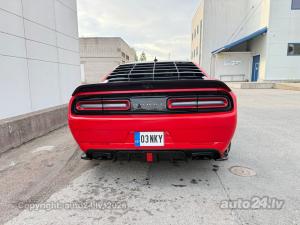 Red Dodge Challenger 2019 in Tallinn, with an engine capacity of 6.40 L and mileage of 60 thousand km for 29999 €, photo 13 on AUTOMOTO.COM.LV