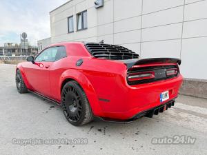 Red Dodge Challenger 2019 in Tallinn, with an engine capacity of 6.40 L and mileage of 60 thousand km for 29999 €, photo 15 on AUTOMOTO.COM.LV