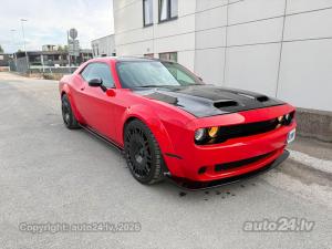 Red Dodge Challenger 2019 in Tallinn, with an engine capacity of 6.40 L and mileage of 60 thousand km for 29999 €, photo 16 on AUTOMOTO.COM.LV