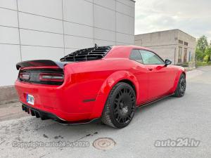 Red Dodge Challenger 2019 in Tallinn, with an engine capacity of 6.40 L and mileage of 60 thousand km for 29999 €, photo 17 on AUTOMOTO.COM.LV