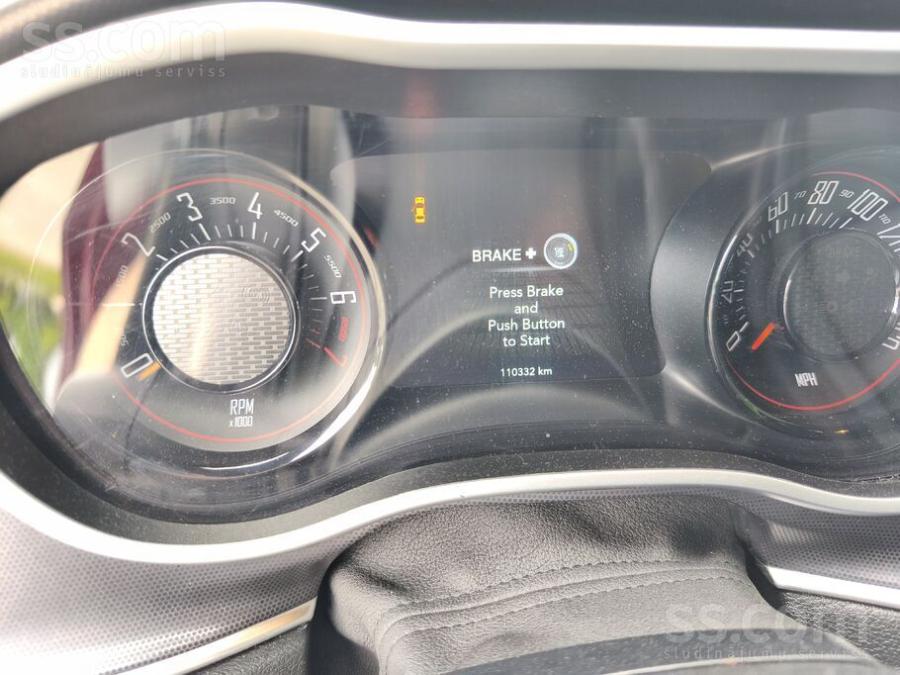 Red Dodge Challenger 2019 in Riga, with an engine capacity of 3.60 L and mileage of 110 thousand km for 25000 €, photo 11 on AUTOMOTO.COM.LV