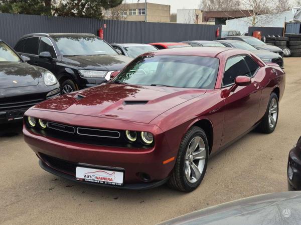 Sarkans Dodge Challenger 2019 Viļņa, ar dzinēja tilpumu 3.60 L un nobraukumu 240 tūkst. km par 13999 €, foto 2 vietnē AUTOMOTO.COM.LV