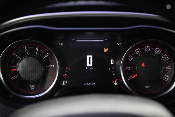 Sarkans Dodge Challenger 2019 Viļņa, ar dzinēja tilpumu 3.60 L un nobraukumu 240 tūkst. km par 13999 €, foto 7 vietnē AUTOMOTO.COM.LV