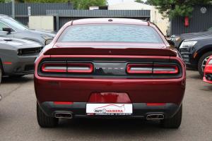 Red Dodge Challenger 2019 in Vilnius, with an engine capacity of 3.60 L and mileage of 240 thousand km for 12900 €, photo 4 on AUTOMOTO.COM.LV