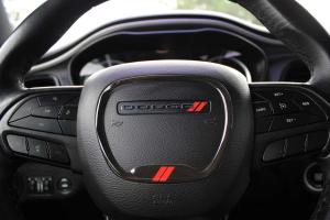 Red Dodge Challenger 2019 in Vilnius, with an engine capacity of 3.60 L and mileage of 240 thousand km for 12900 €, photo 15 on AUTOMOTO.COM.LV