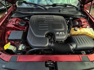 Red Dodge Challenger 2019 in Vilnius, with an engine capacity of 3.60 L and mileage of 240 thousand km for 12900 €, photo 26 on AUTOMOTO.COM.LV