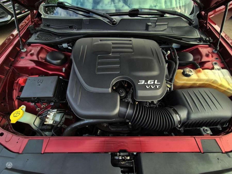 Red Dodge Challenger 2019 in Vilnius, with an engine capacity of 3.60 L and mileage of 240 thousand km for 12900 €, photo 26 on AUTOMOTO.COM.LV