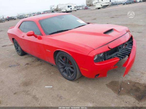 Sarkans Dodge Challenger 2020 Klaipėda, ar dzinēja tilpumu 5.70 L un nobraukumu 188 tūkst. km par 7600 €, foto 1 vietnē AUTOMOTO.COM.LV