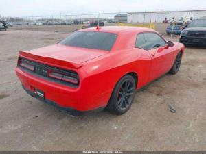Sarkans Dodge Challenger 2020 Klaipėda, ar dzinēja tilpumu 5.70 L un nobraukumu 188 tūkst. km par 7600 €, foto 5 vietnē AUTOMOTO.COM.LV